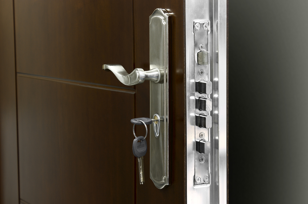 Loquet et loqueteau : renforcer la sécurité de votre porte